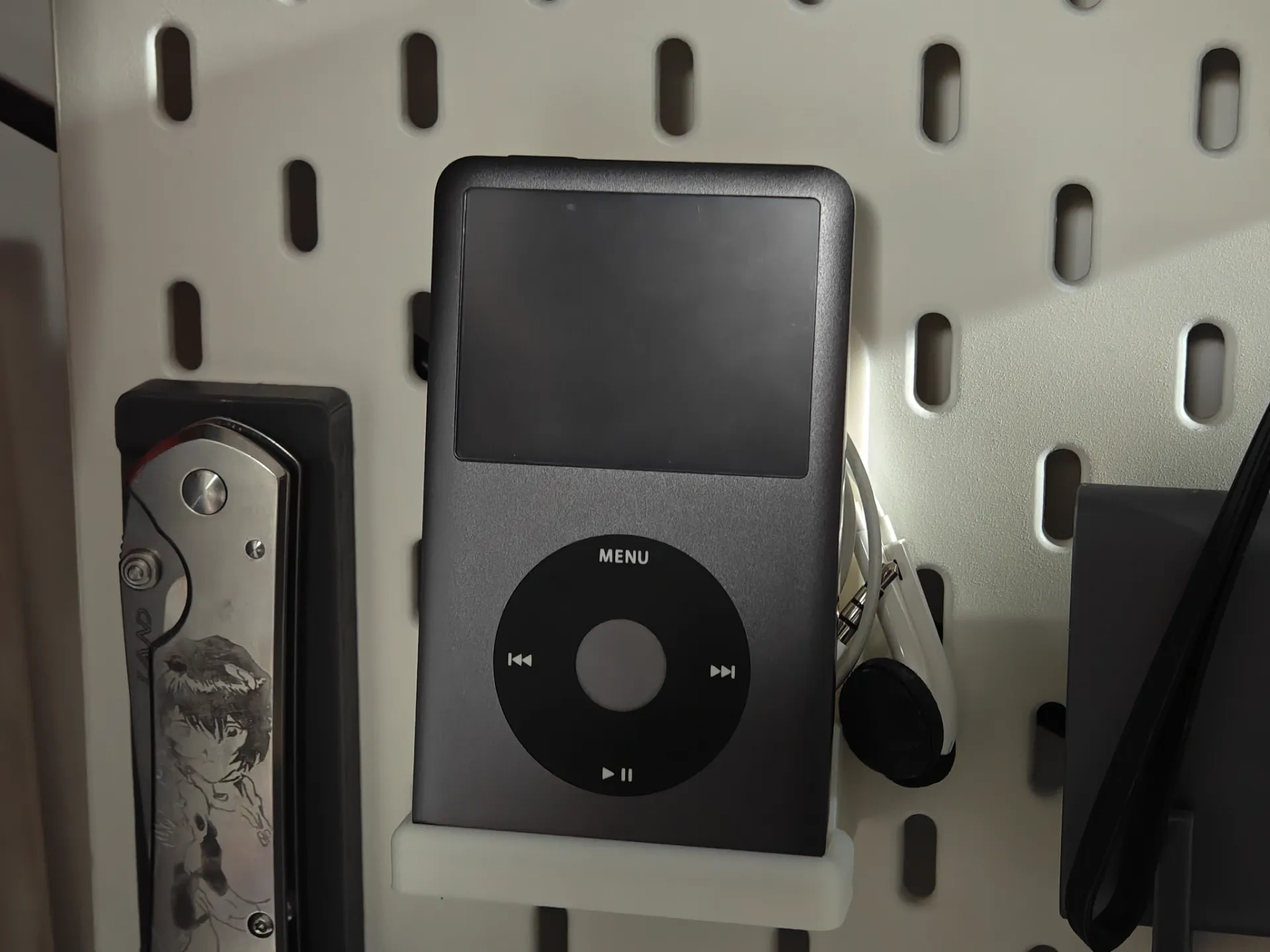 iPod classic dock and pegboard holder by Dog's Diary - MakerWorld