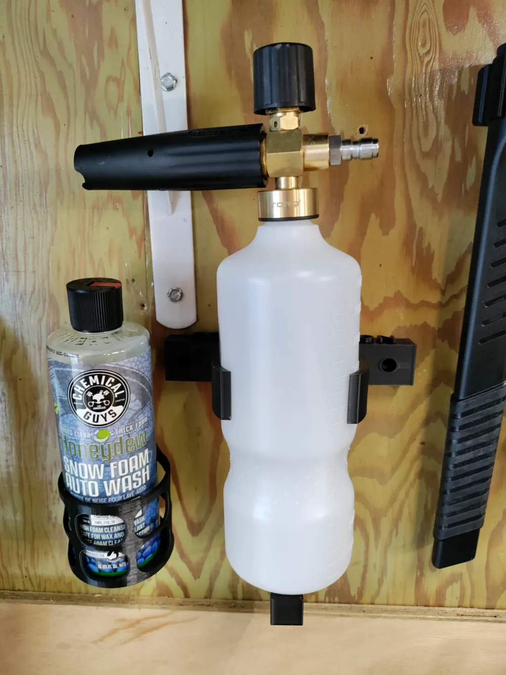 Patère pour lance-mousse (environ 84 mm de diamètre) par jason.dilts ...