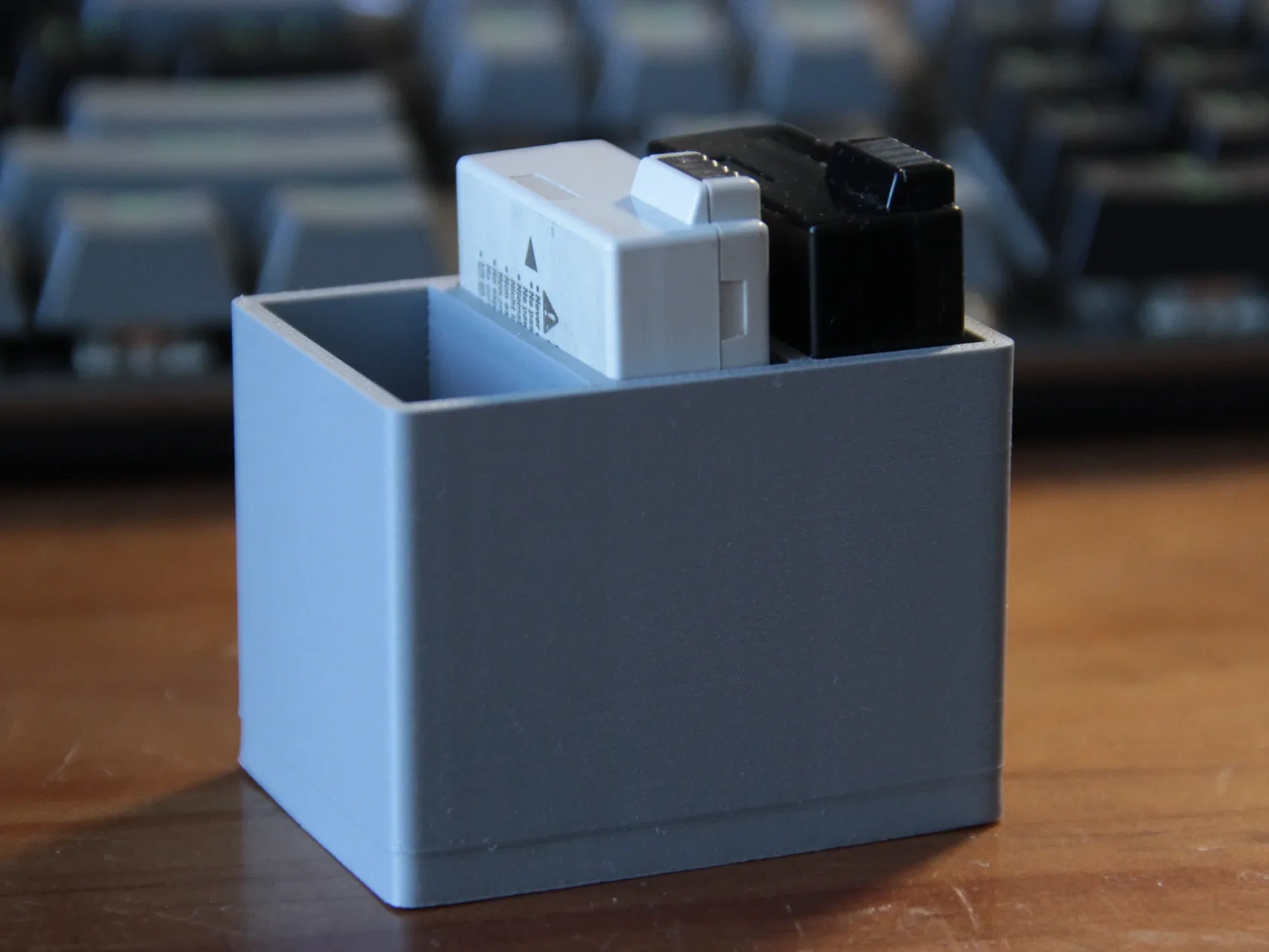 Canon LP-E8 Camera Battery Storage Case by yzymc - MakerWorld