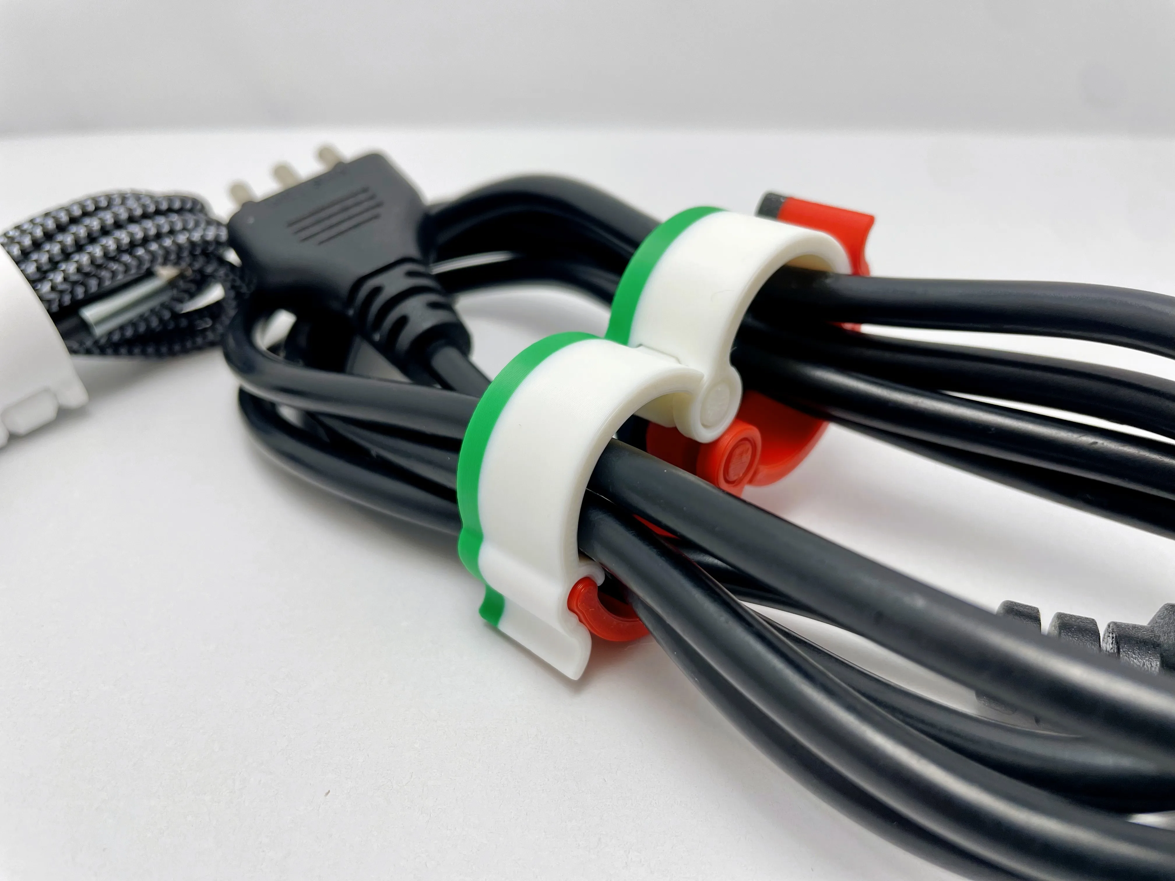 Cable Organizer OO by Singh Design MakerWorld: Download Free 3D Models