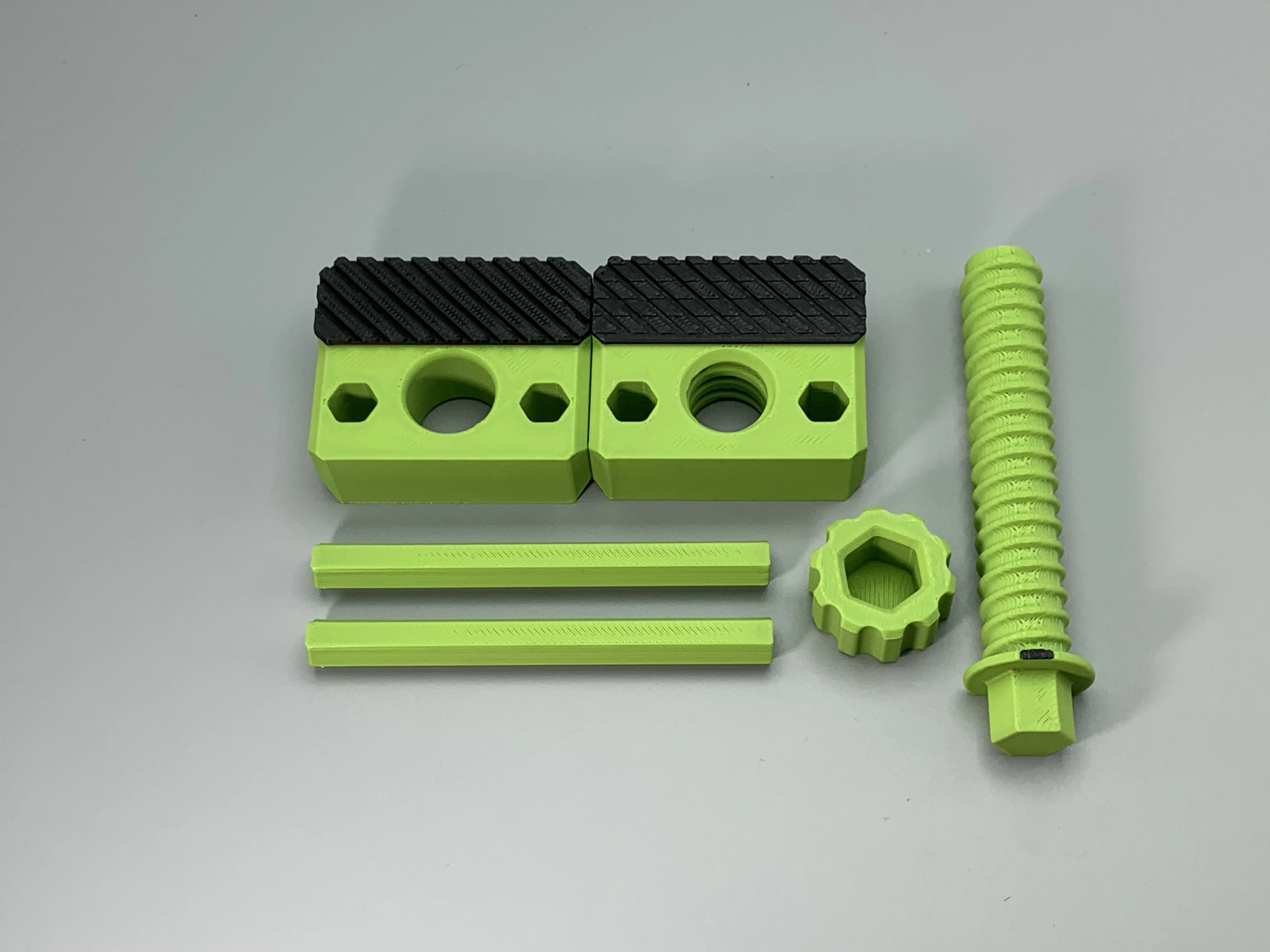 Miniature Precision Vise (Only 30g) - Free 3D Print Model - MakerWorld