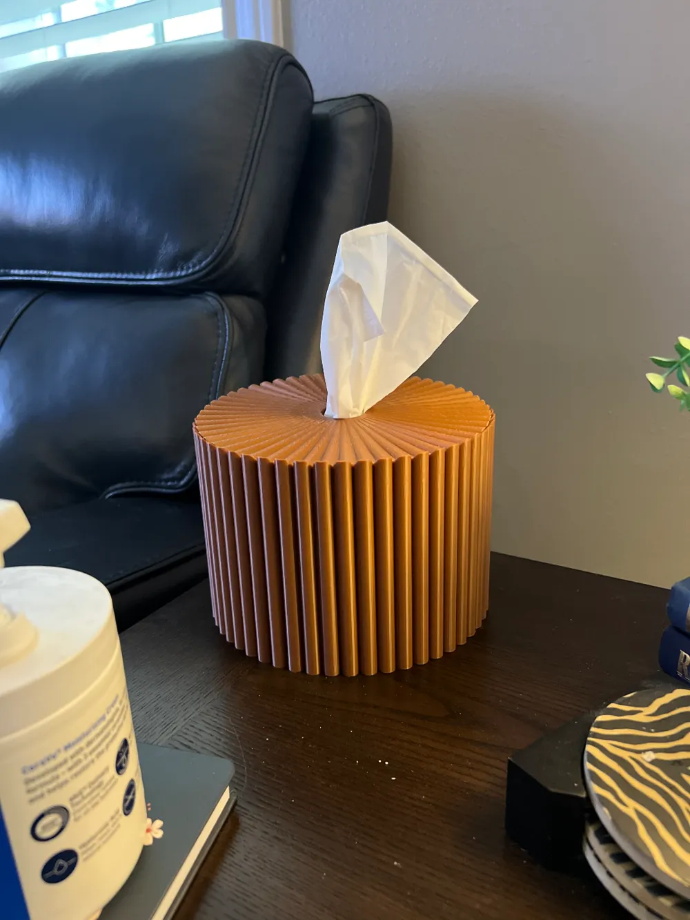 round ribbed tissue box by Myka GingerPrints - MakerWorld