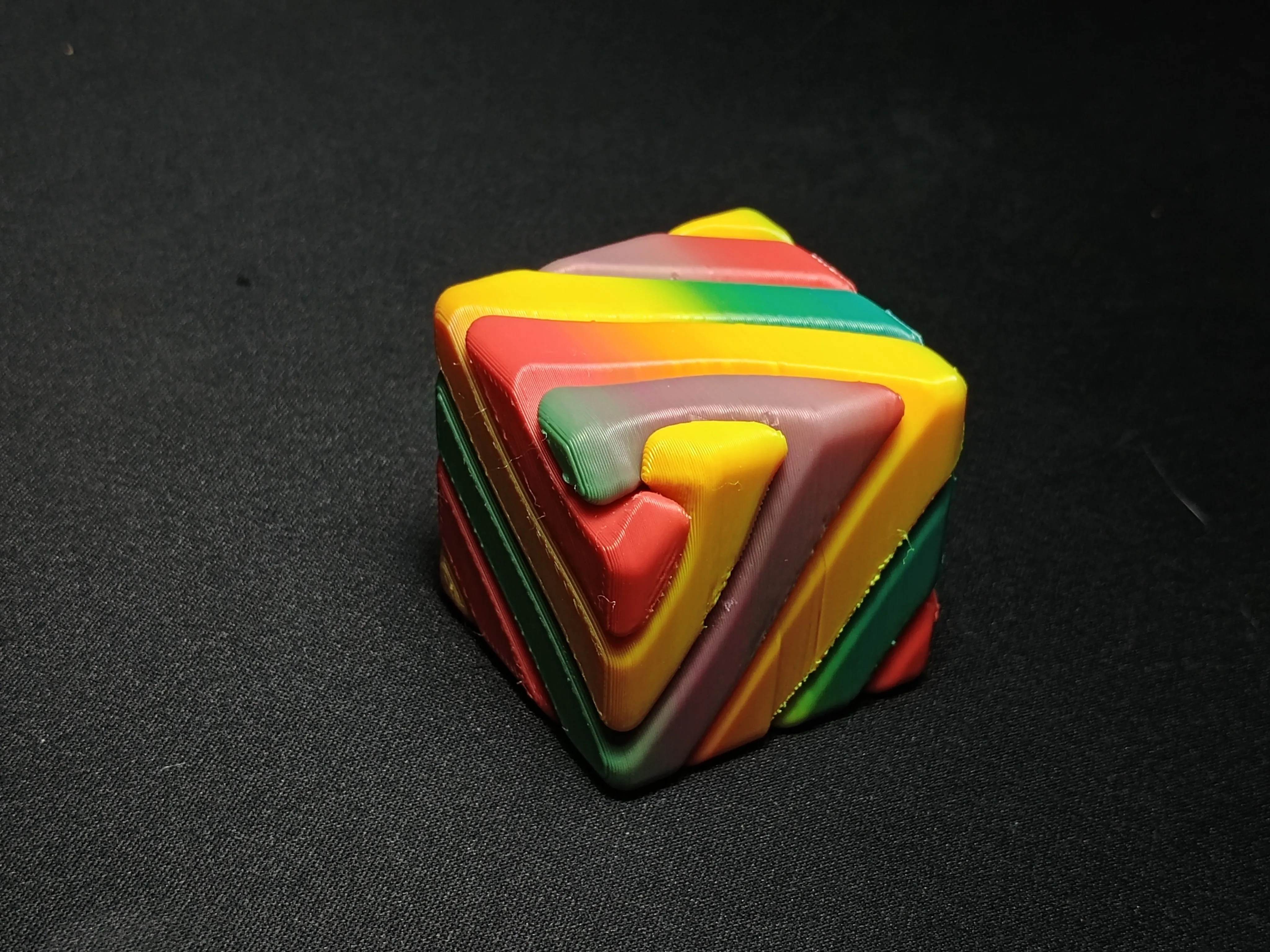 Passthrough Cube Puzzle - Print in place by makerbro MakerWorld ...