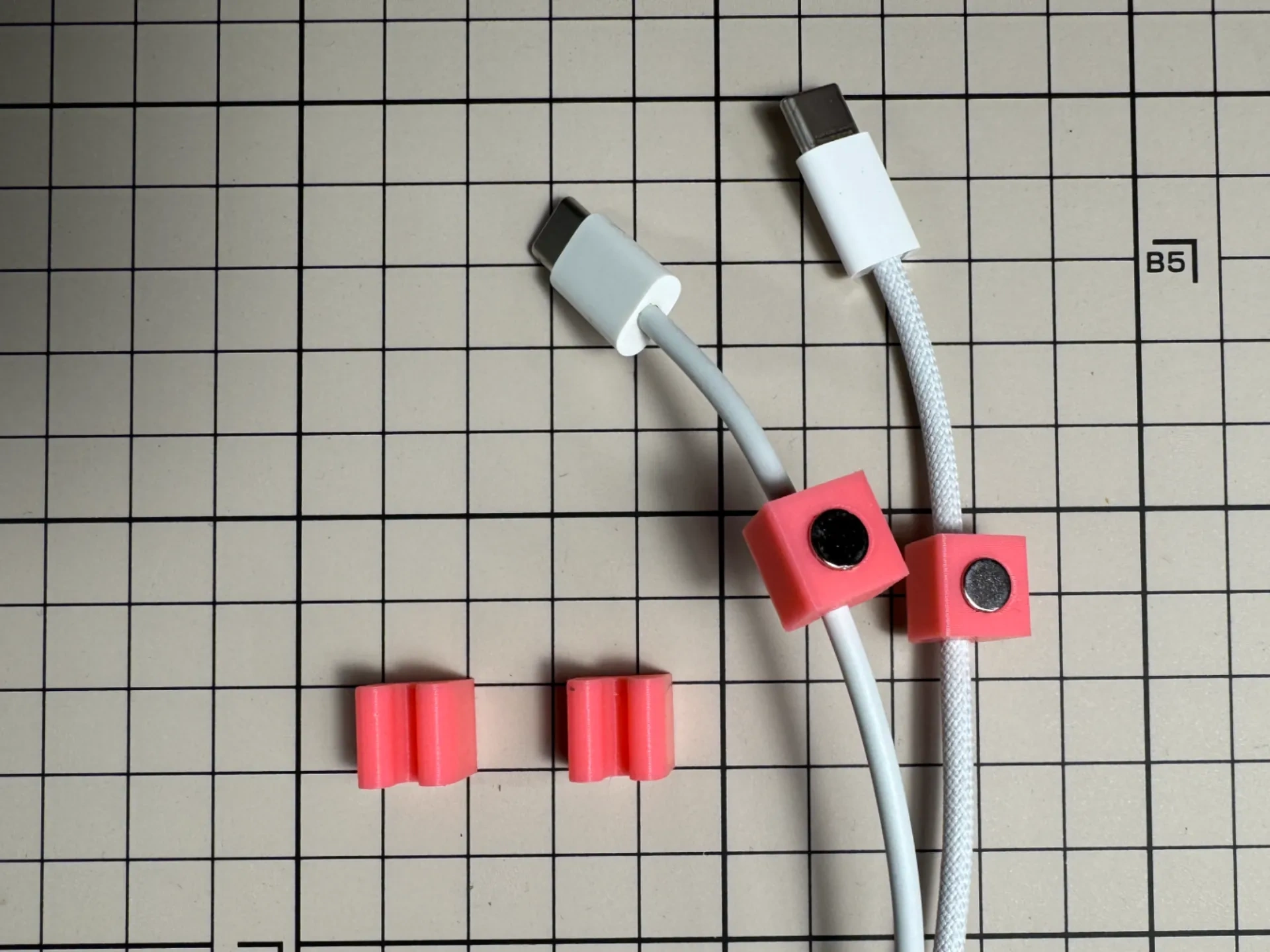 磁吸数据线夹 Magnetic Cable Clip for 3mm Cable by RonGDI - MakerWorld