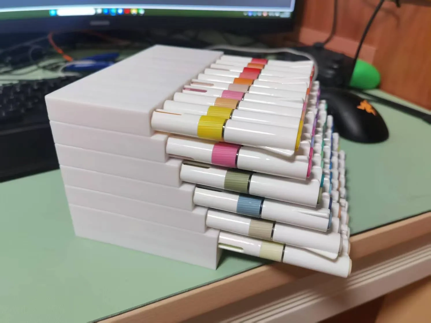 Dolee Acrylic Marker Pen Horizontal Holder (60 Colors) by 巩小仙 - MakerWorld