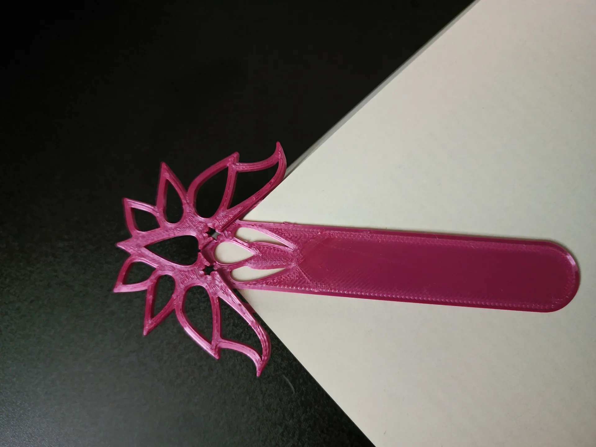 Lotus bookmark, only 4g. Remixed by Timwww - MakerWorld