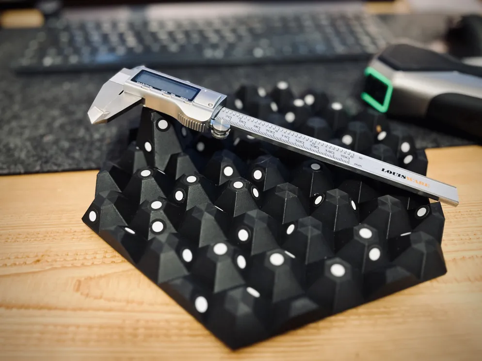 3D scanning background - fits on 2-axis table by soerenharaldsson ...