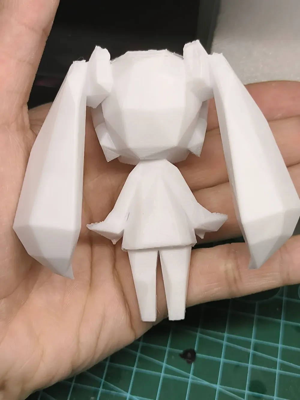 Low-poly chibi Hatsune Miku by 潜水的章鱼 MakerWorld: Download Free 3D Models