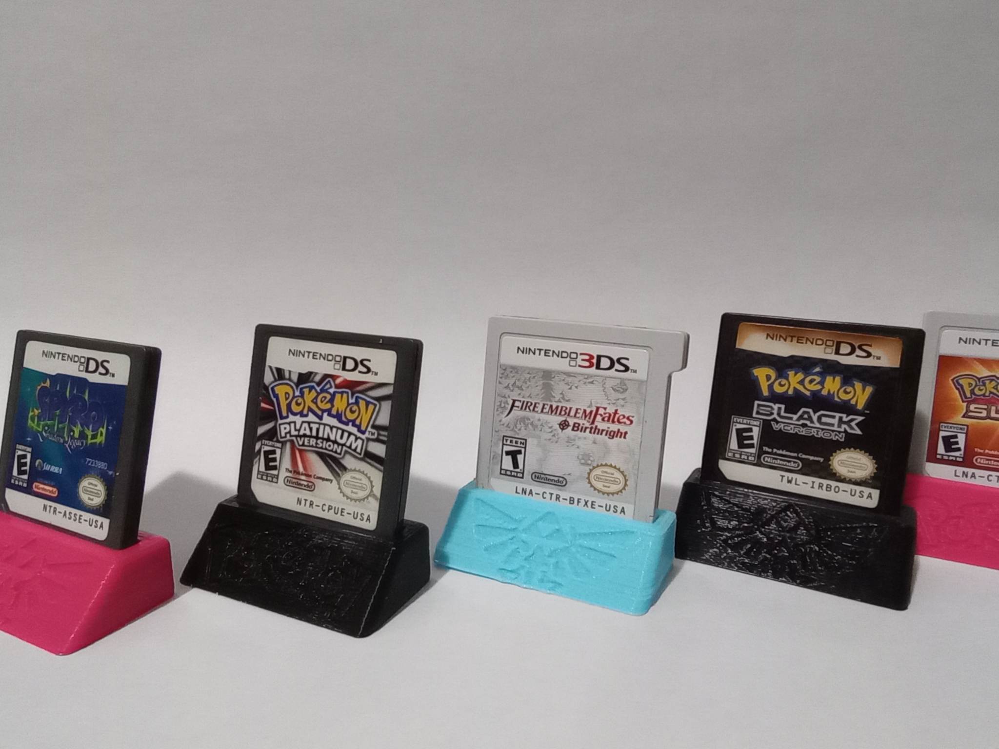 DS/3DS game display stands. Zelda/Pokemon by user_2390473665 - MakerWorld
