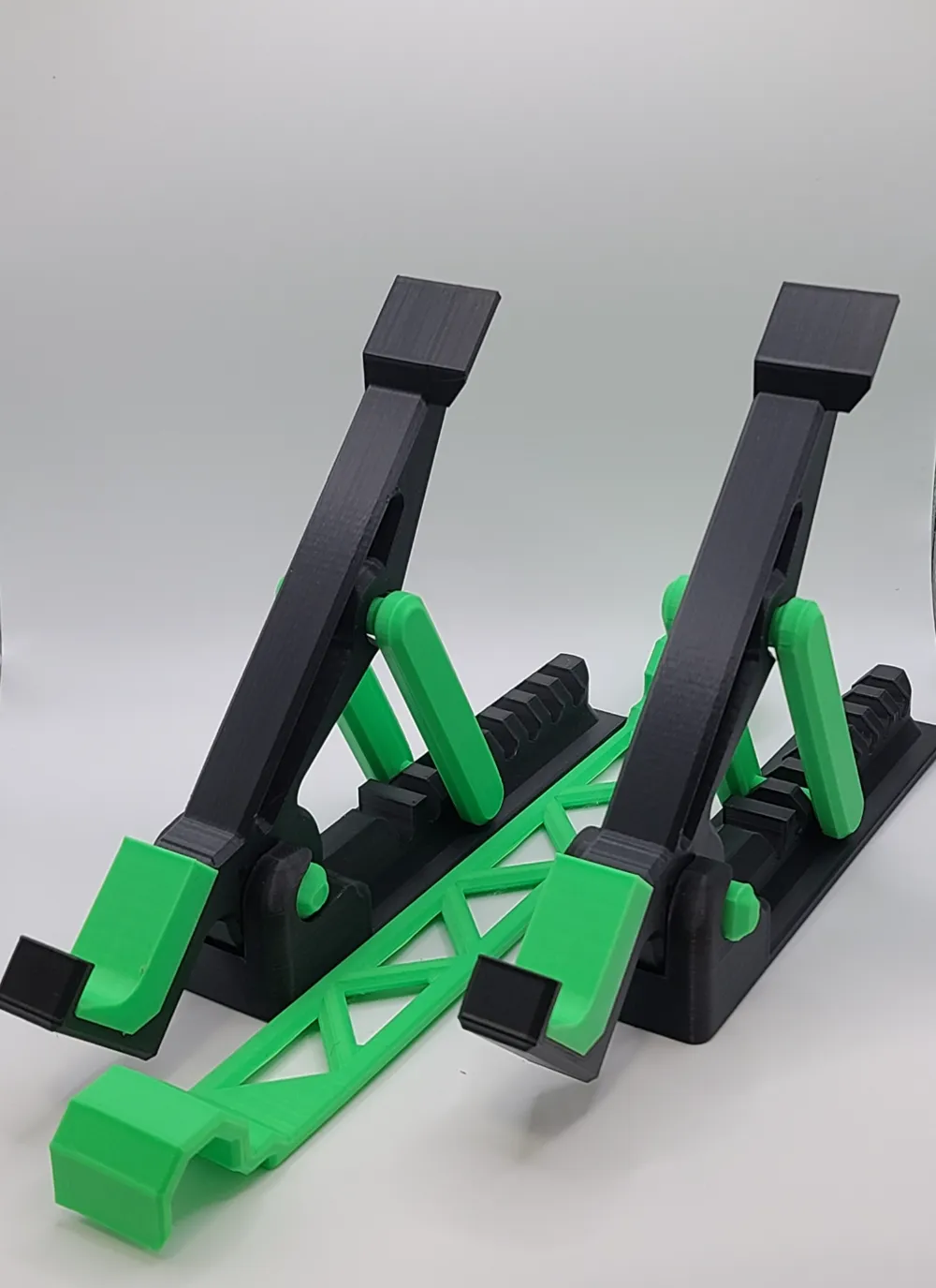 Adjustable Laptop Stand 15" Remixed by AverageBeardedGeek MakerWorld ...