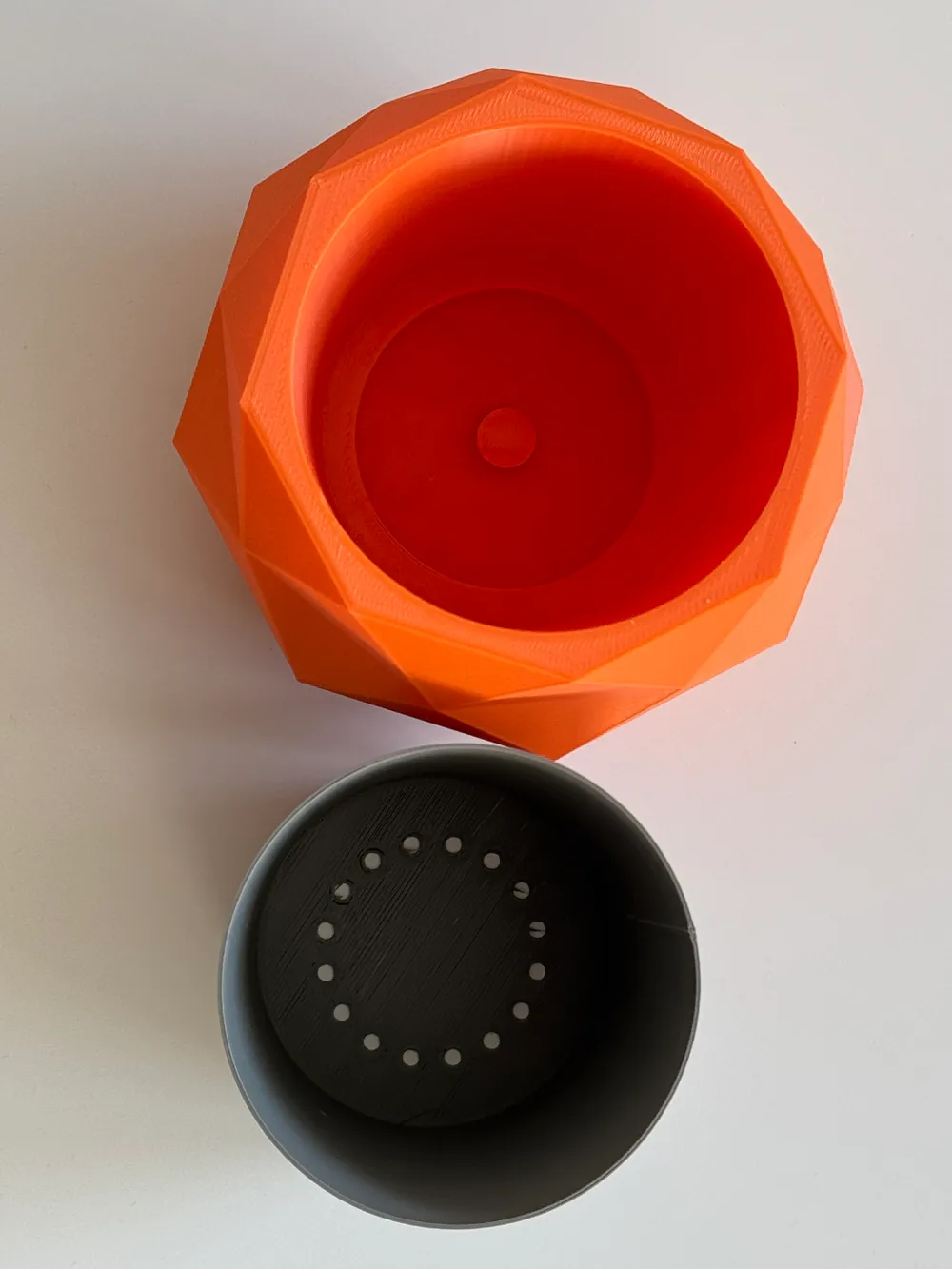 Low-poly flower pot by Streifenkarl - MakerWorld