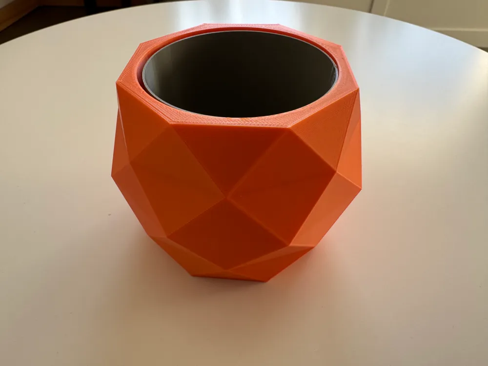 Low-poly flower pot by Streifenkarl - MakerWorld