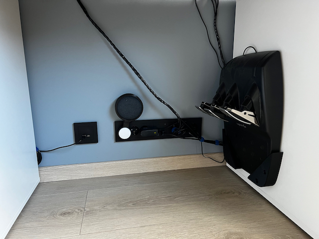 Logitech G920 G29 Pedal Wall Mount by microgen - MakerWorld