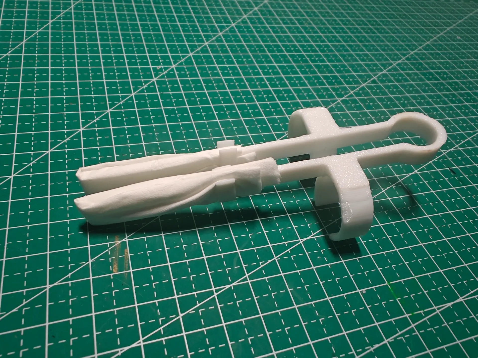 An exquisitely tactile potato chip clip (the ultimate chip-eating tool ...