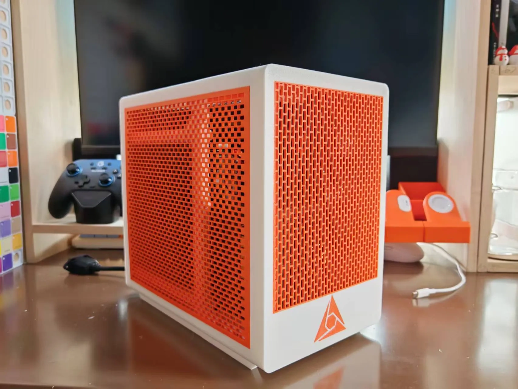 Caja de ordenador ITX enchufable (ITX direct-plug computer case) por 五彩斑斓的深井冰 - MakerWorld