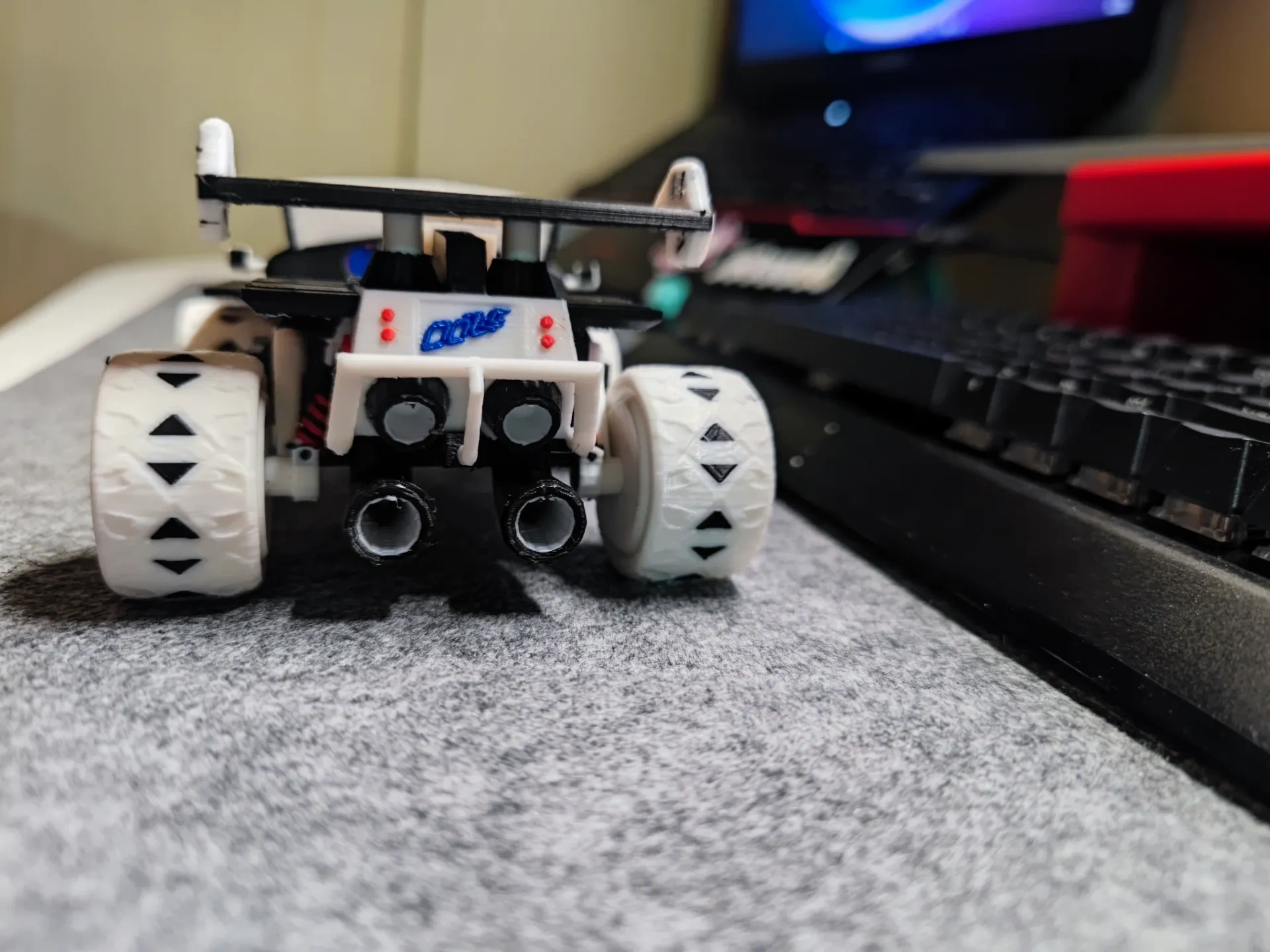 QQ Speed-Silver Renault (Multicolor Version) by R3D社 MakerWorld ...