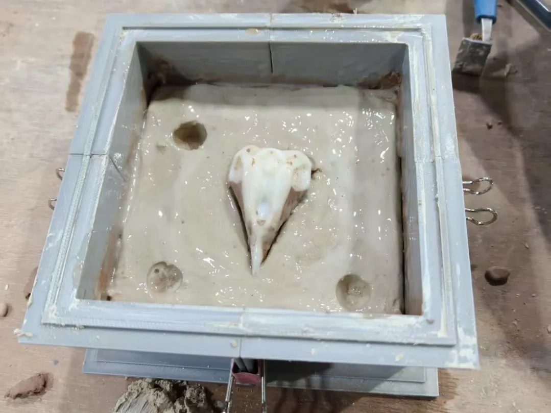 Free your hands and effortlessly create molds! A DIY multi-functional ...