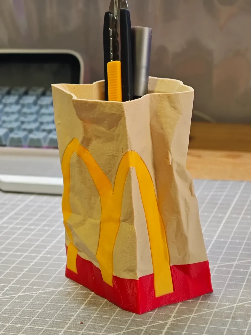 McDonald's Paper Bag Pen Holder Remixed by FrostbiteDesign MakerWorld ...