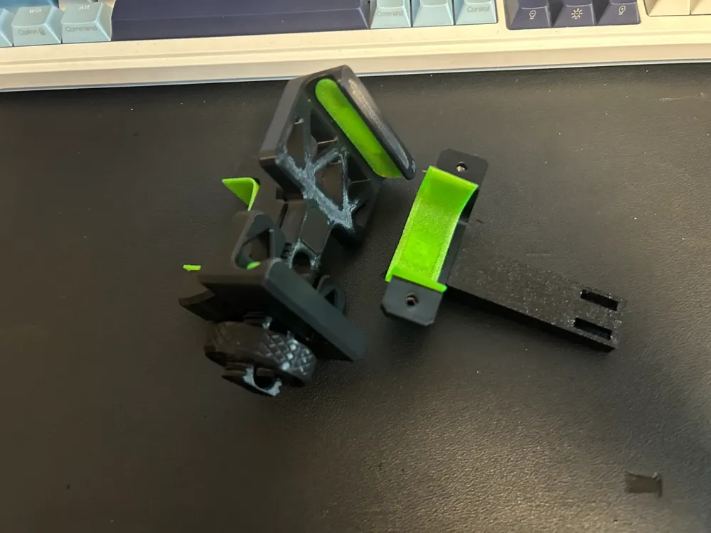 Road Bike Phone & Headlight Mount by Robert-PS MakerWorld: Download Free 3D Models