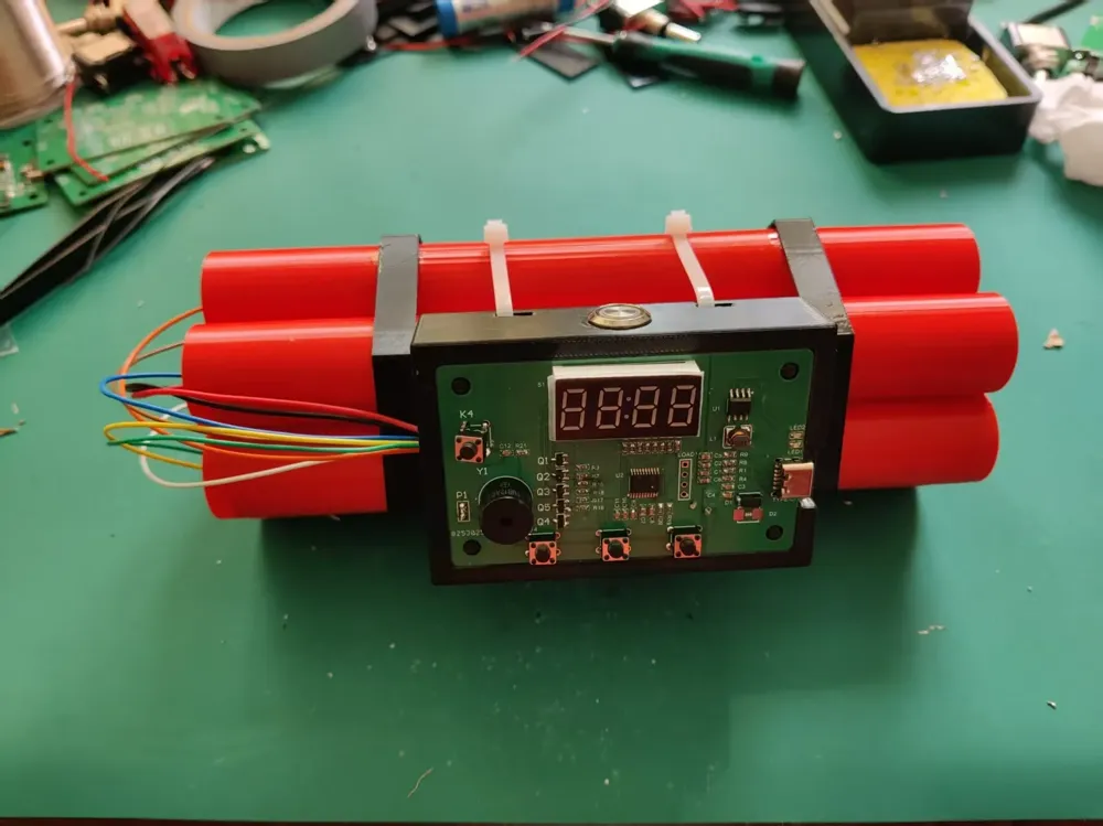 Countdown bomb model clock printable parts by user_1517808604 - MakerWorld