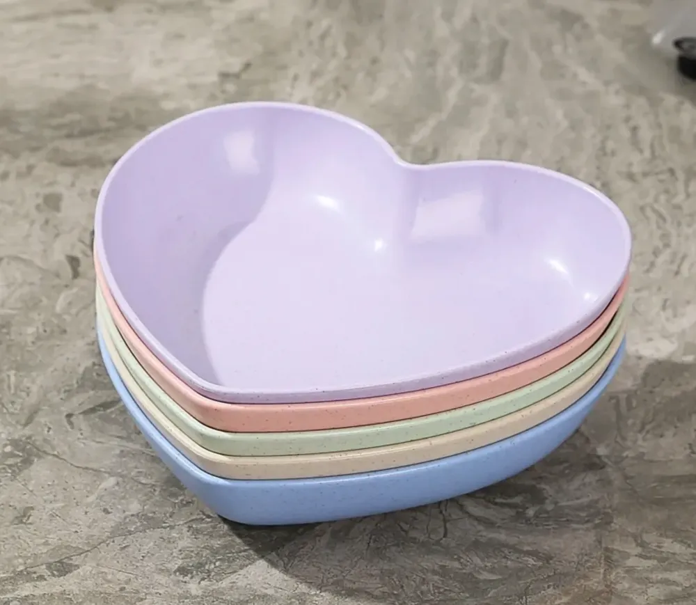 Heart-shaped, round, and square bone dishes, snack dishes with storage ...