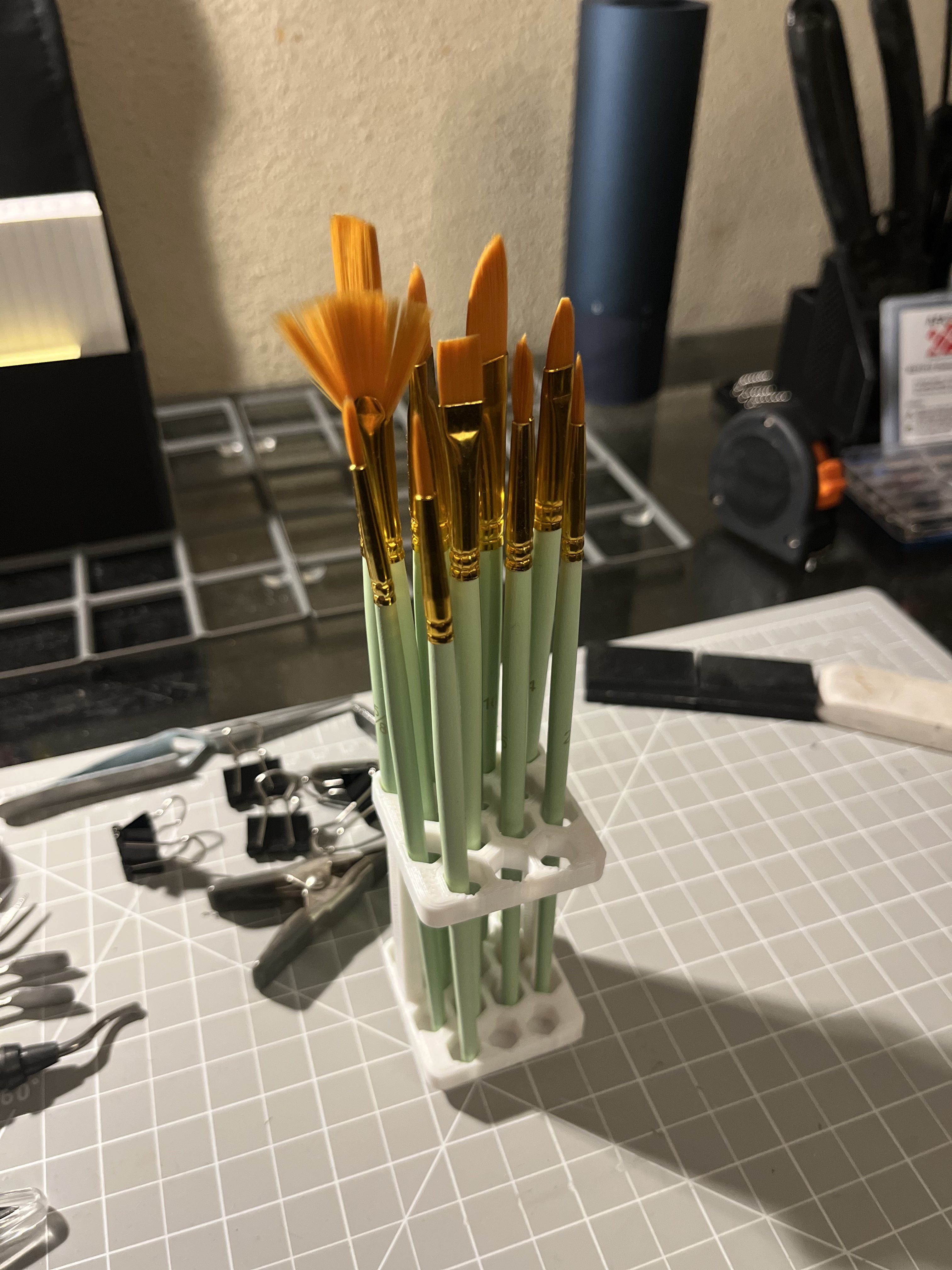 Gridfinity Paintbrush Holder by PLASTIC_MELD - MakerWorld