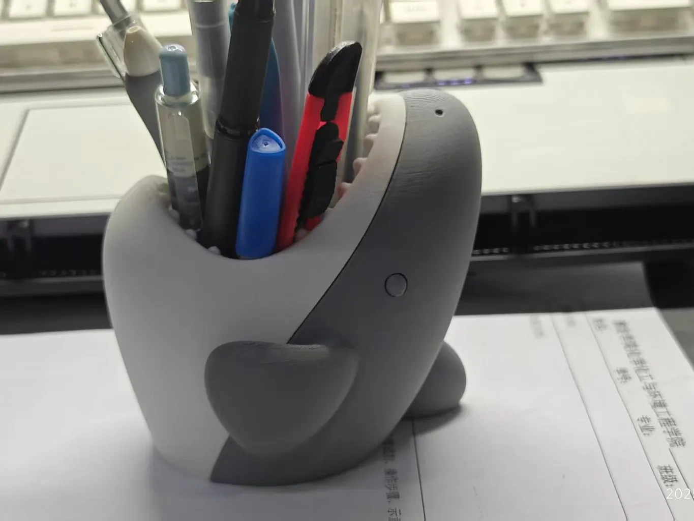 Shark pen holder by user_2745733882 - MakerWorld