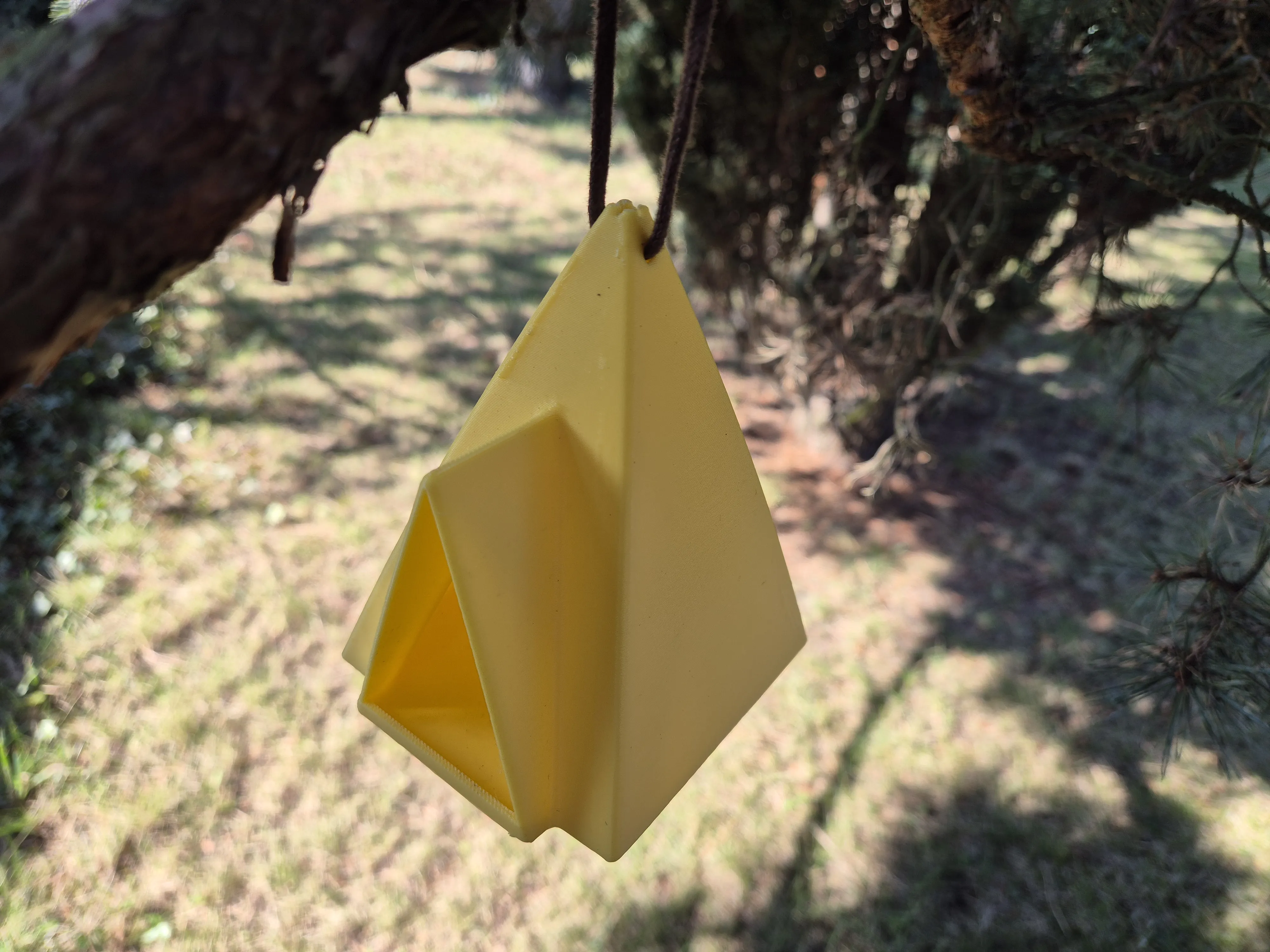 Tipi Tent Bird Feeder by ProjektDruk3D MakerWorld: Download Free 3D Models