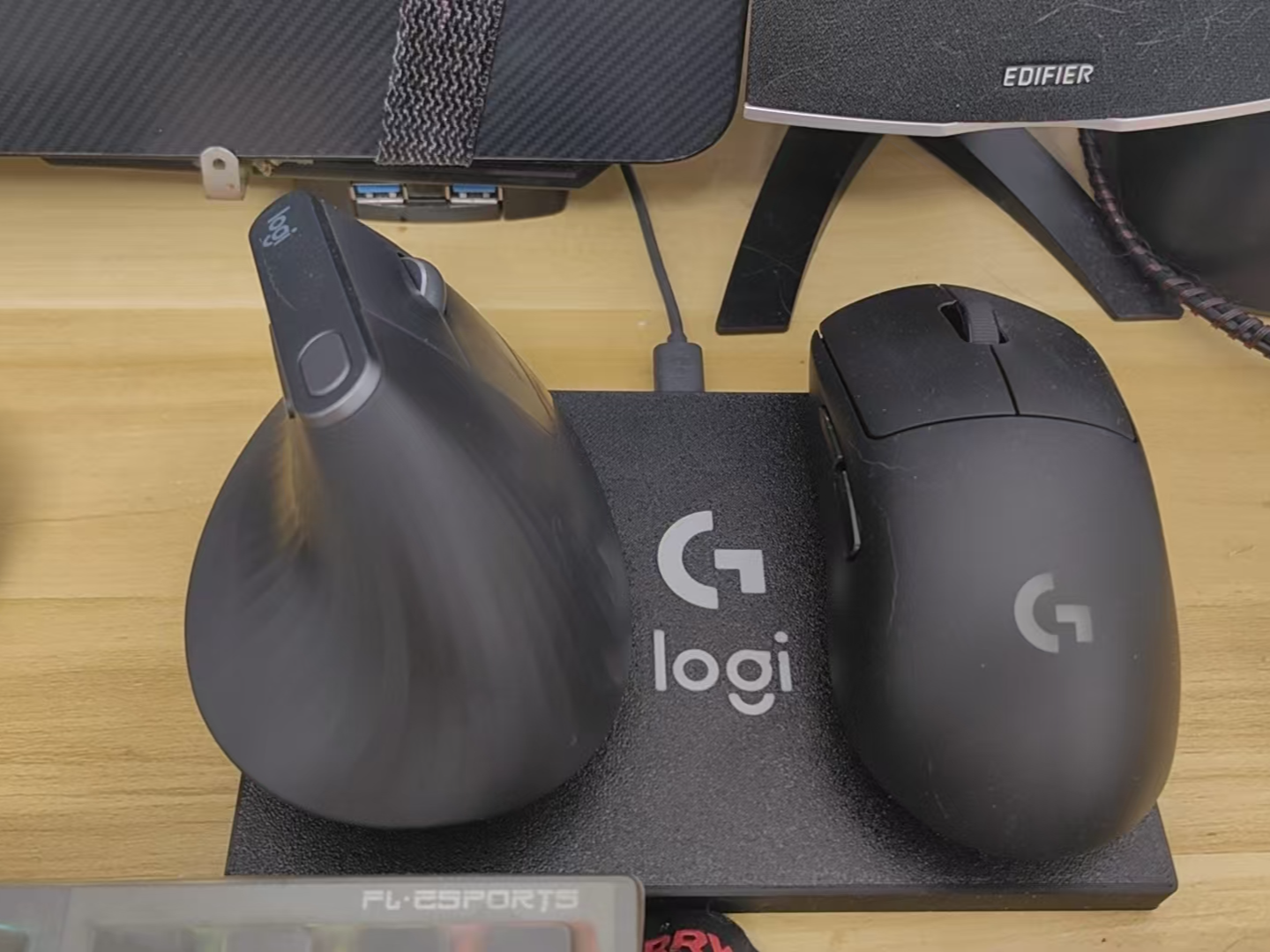 Logitech GPW magnetic charging dock, Logitech vertical mouse magnetic ...