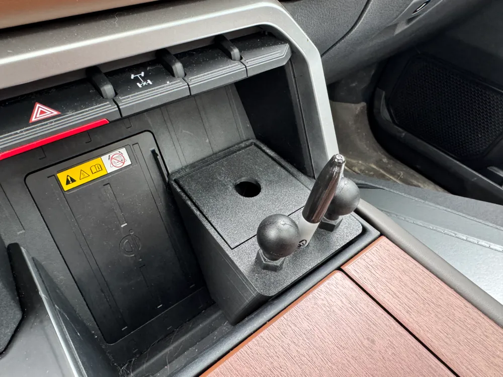 3rd Gen Toyota Tundra Dual Ram Mount w/ Storage by awakebyjava - MakerWorld