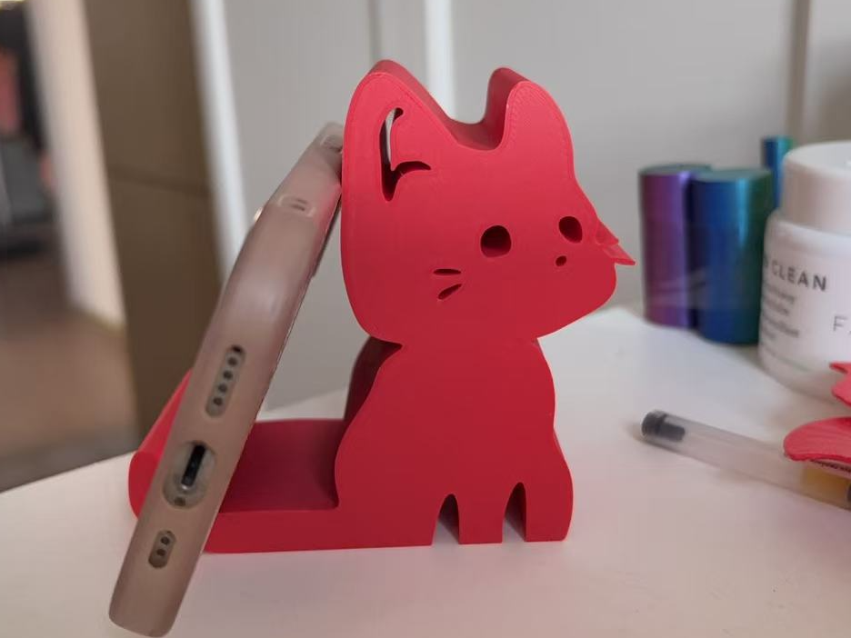 Adorable Kitten Phone and Pad Holder by user_3845316553 - MakerWorld
