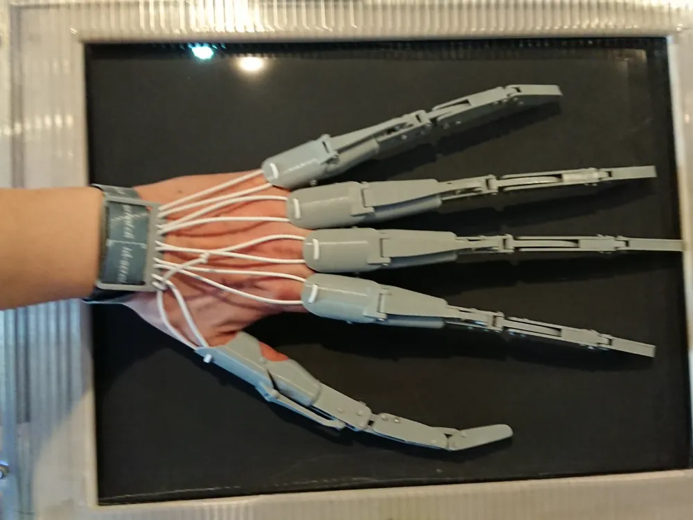 Articulated Hand Extension by AJoeB.2828 MakerWorld: Download Free 3D ...