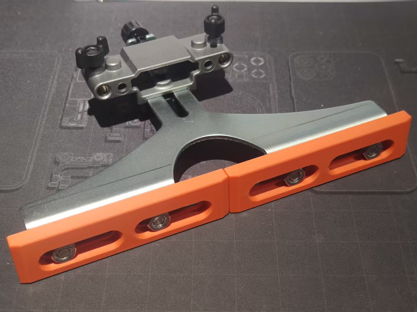 Makita 40v electric wood router RP001G enhanced support pad by user ...