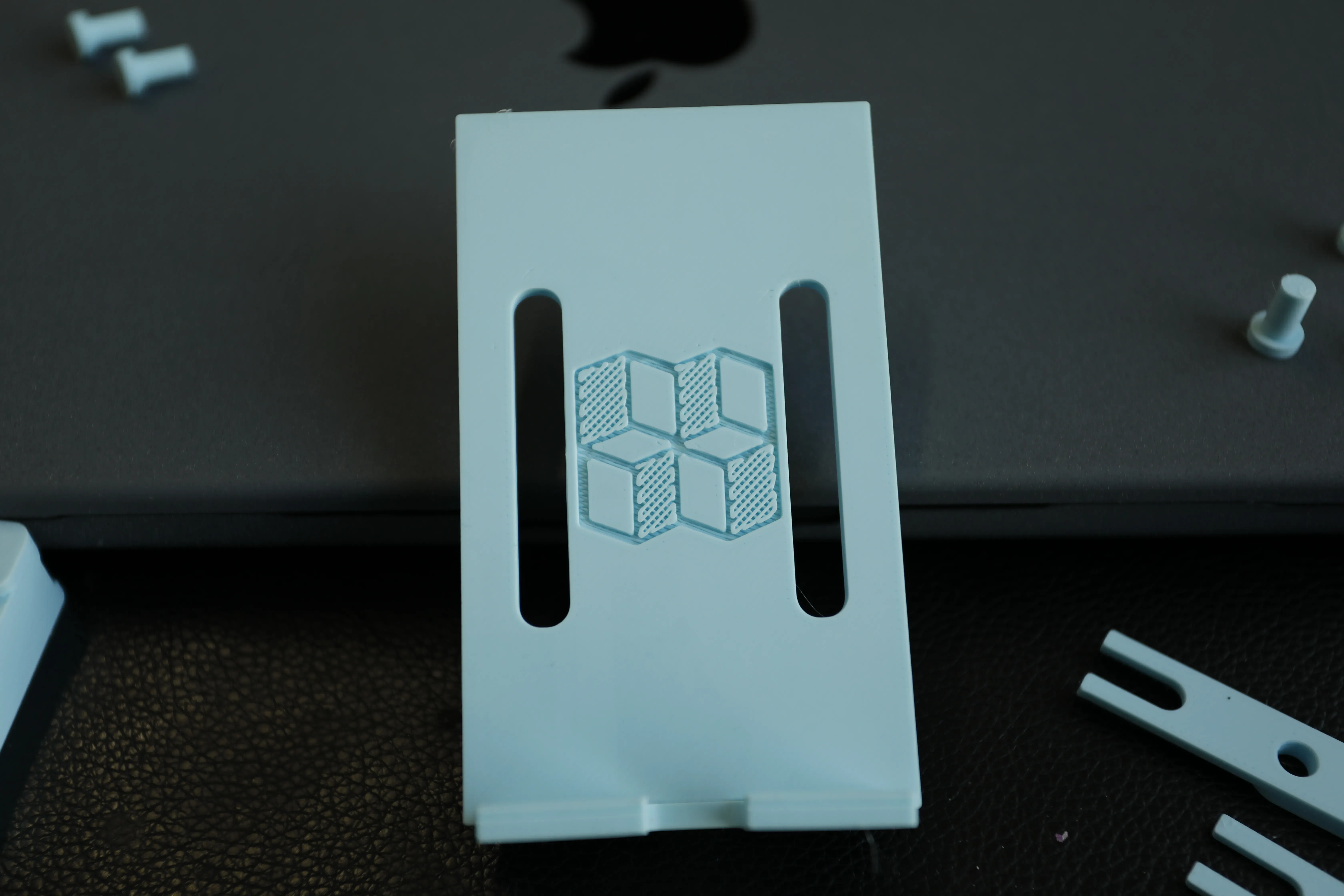 Gravity Self-Clamping Phone Holder - Free 3D Print Model - MakerWorld