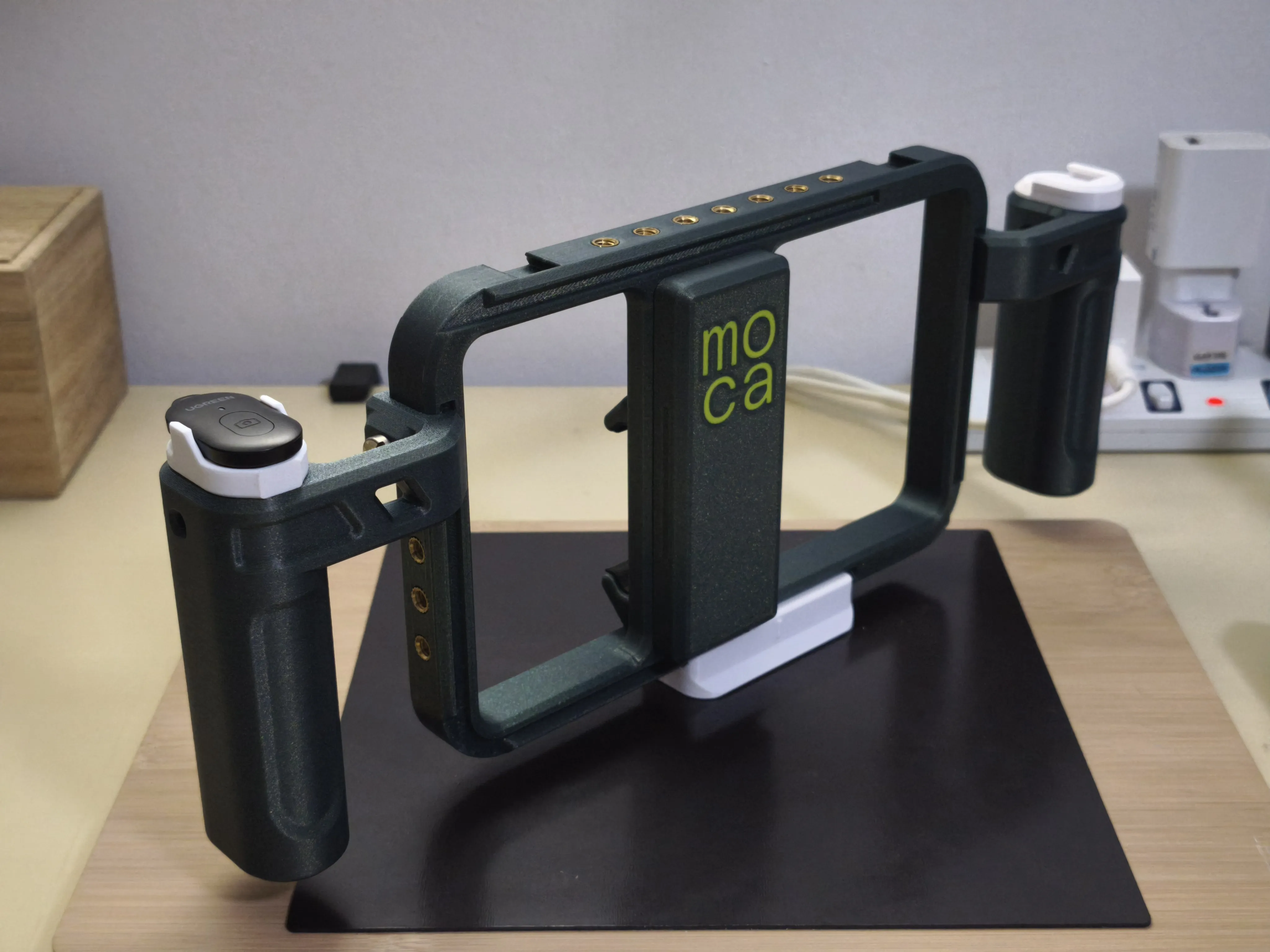 MOCA Plus Mobile Phone Cage for Bambu Lab H2D by thrutheframe ...