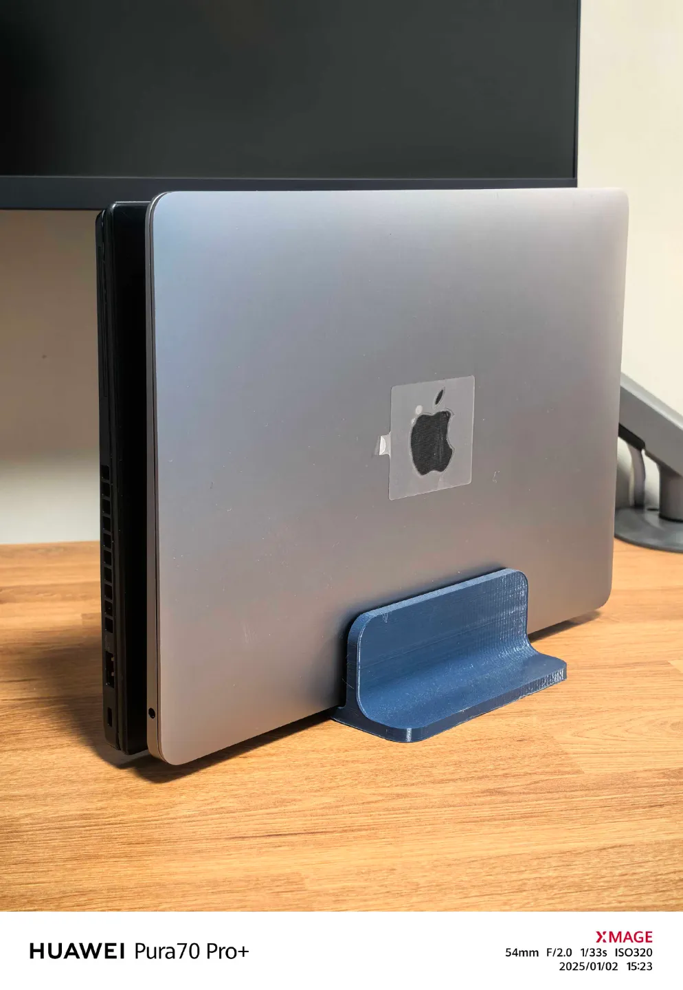Multiple Laptop Stands Vertical - Free 3D Print Model - MakerWorld
