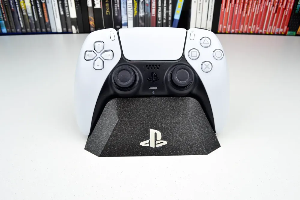 Manchester United PS5 Controller Stand Remixed by 3dPrinterman ...