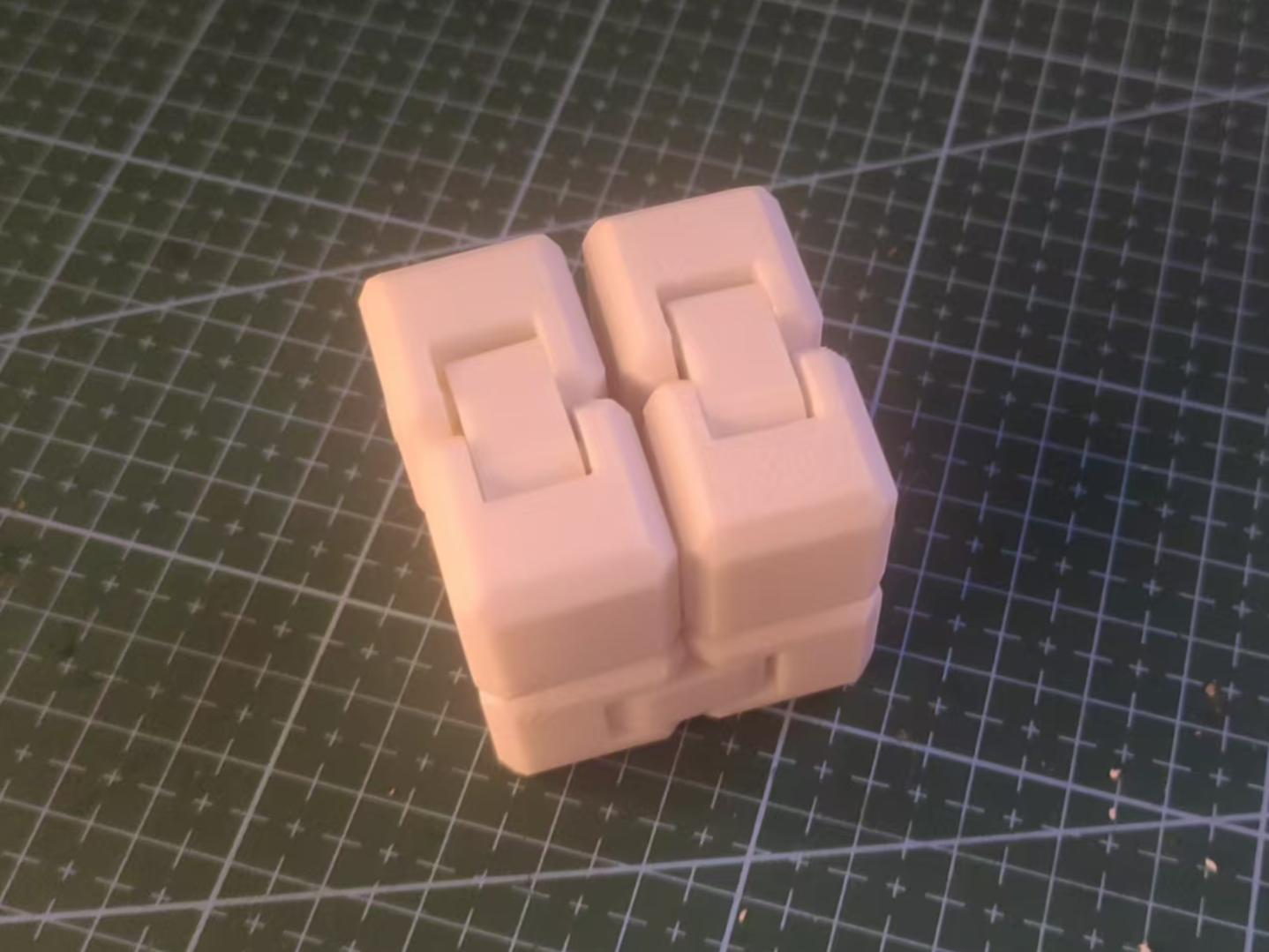 Fingertip Cube by user_1777922500 - MakerWorld