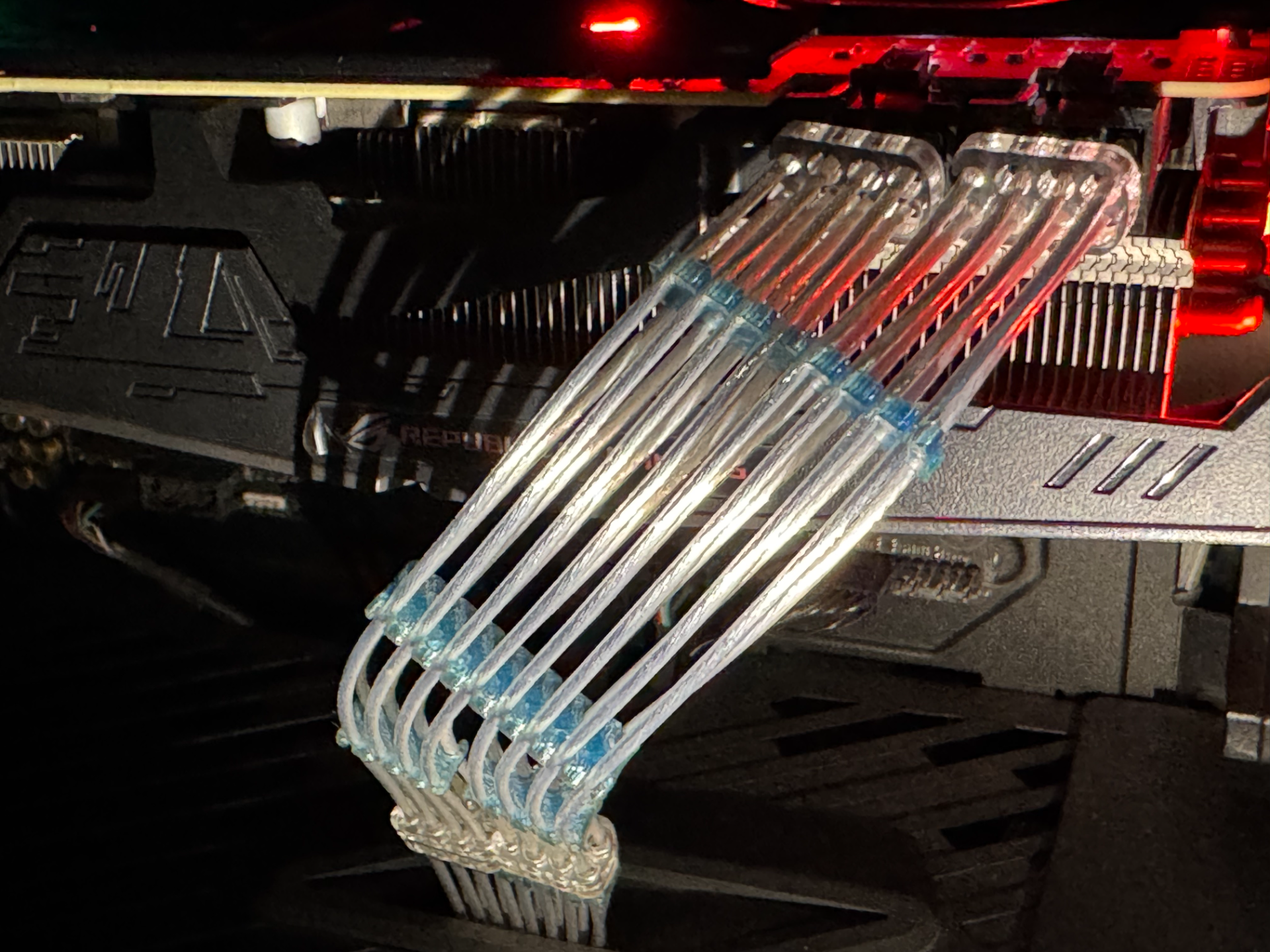 Graphics Card Cable Clip 8p & 16p by 老王 MakerWorld: Download Free 3D Models