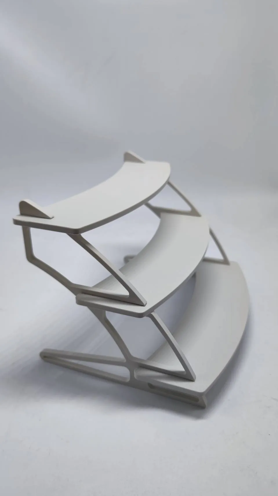 Three-Tiered Arched Display Stand by 八雲 MakerWorld: Download Free 3D Models