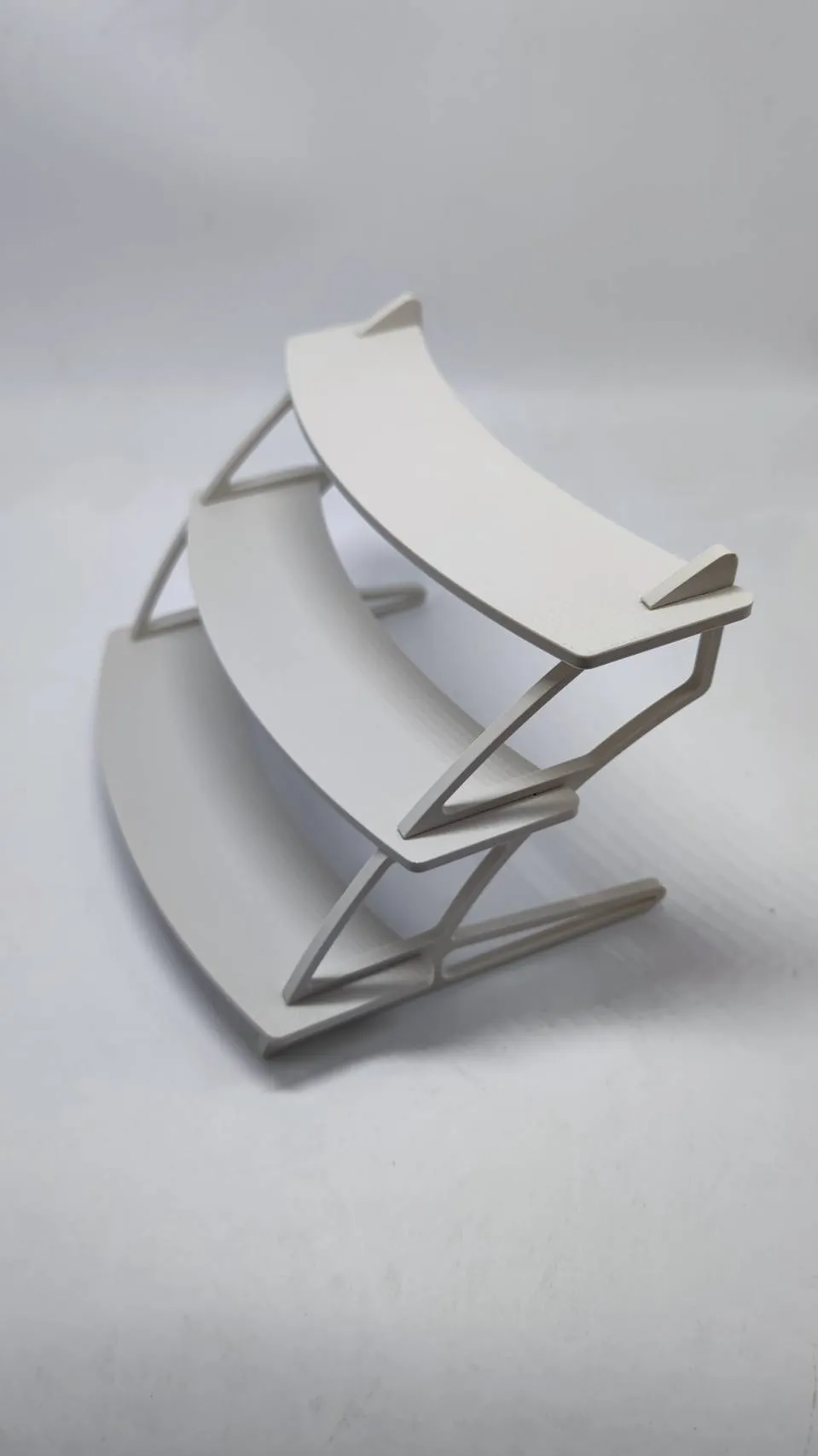 Three-Tiered Arched Display Stand by 八雲 MakerWorld: Download Free 3D Models