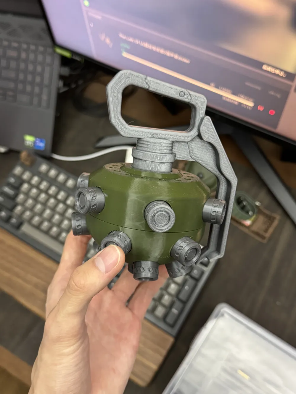 Titanfall 2 Pilot Fragmentation Grenade Prop by 脚皮鱿鱼丝 MakerWorld ...