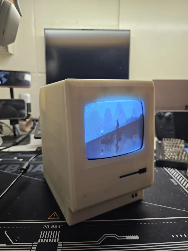 Mini macintosh with CRT and pi5 by Sager MakerWorld: Download Free 3D ...