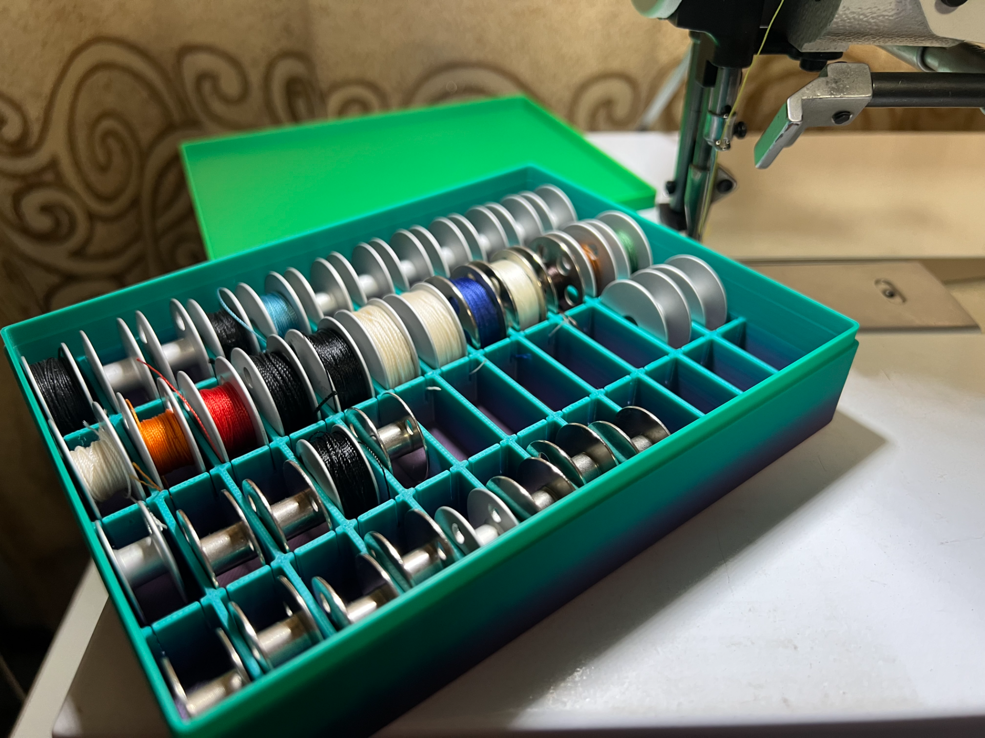 Sewing Machine Spool Storage Box Sewing Machine Bobbins 1341 Sewing ...