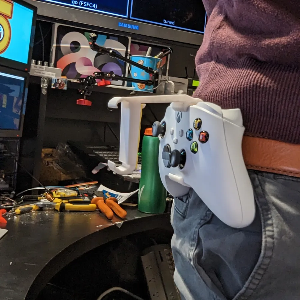 xbox controller phone holder with belt clip by zermatt98 MakerWorld ...