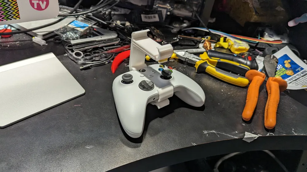 xbox controller phone holder with belt clip by zermatt98 MakerWorld ...