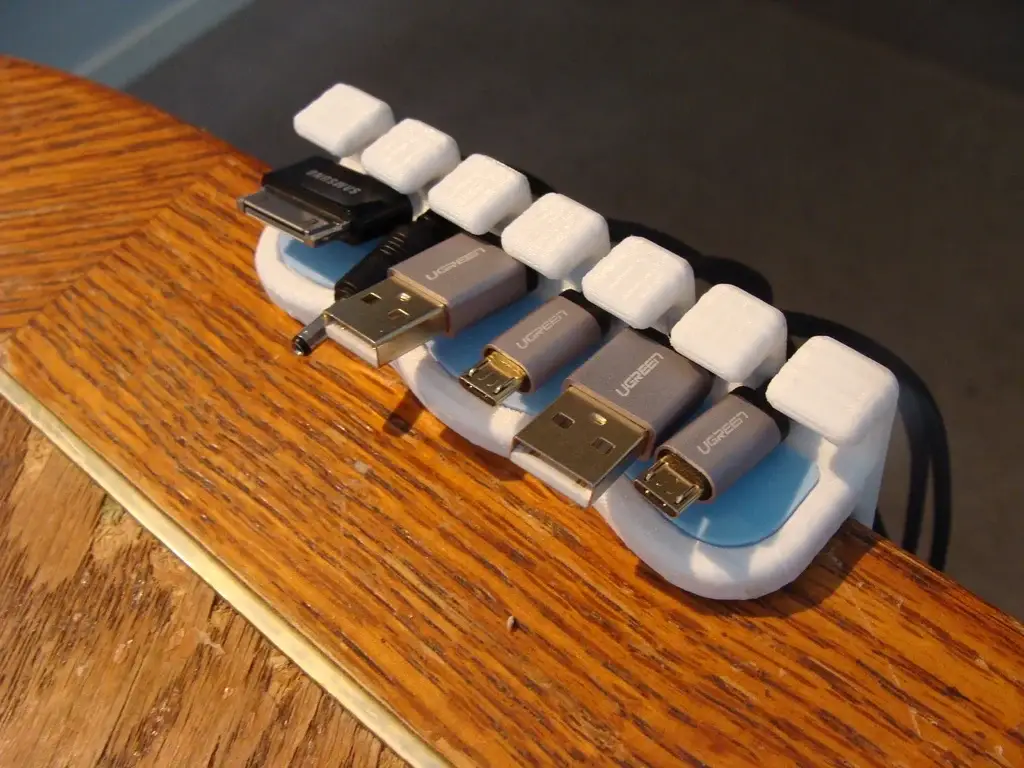 USB Cable Organizer by FusionNetMakerWorld: Download Free 3D Models