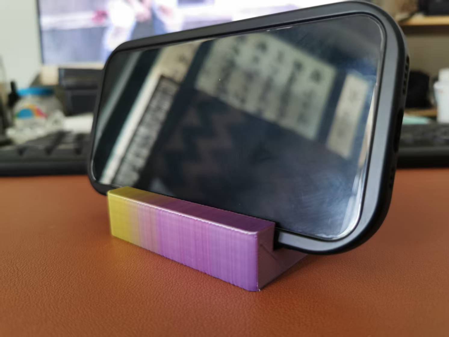 Simple Phone Stand by user_659466827 - MakerWorld