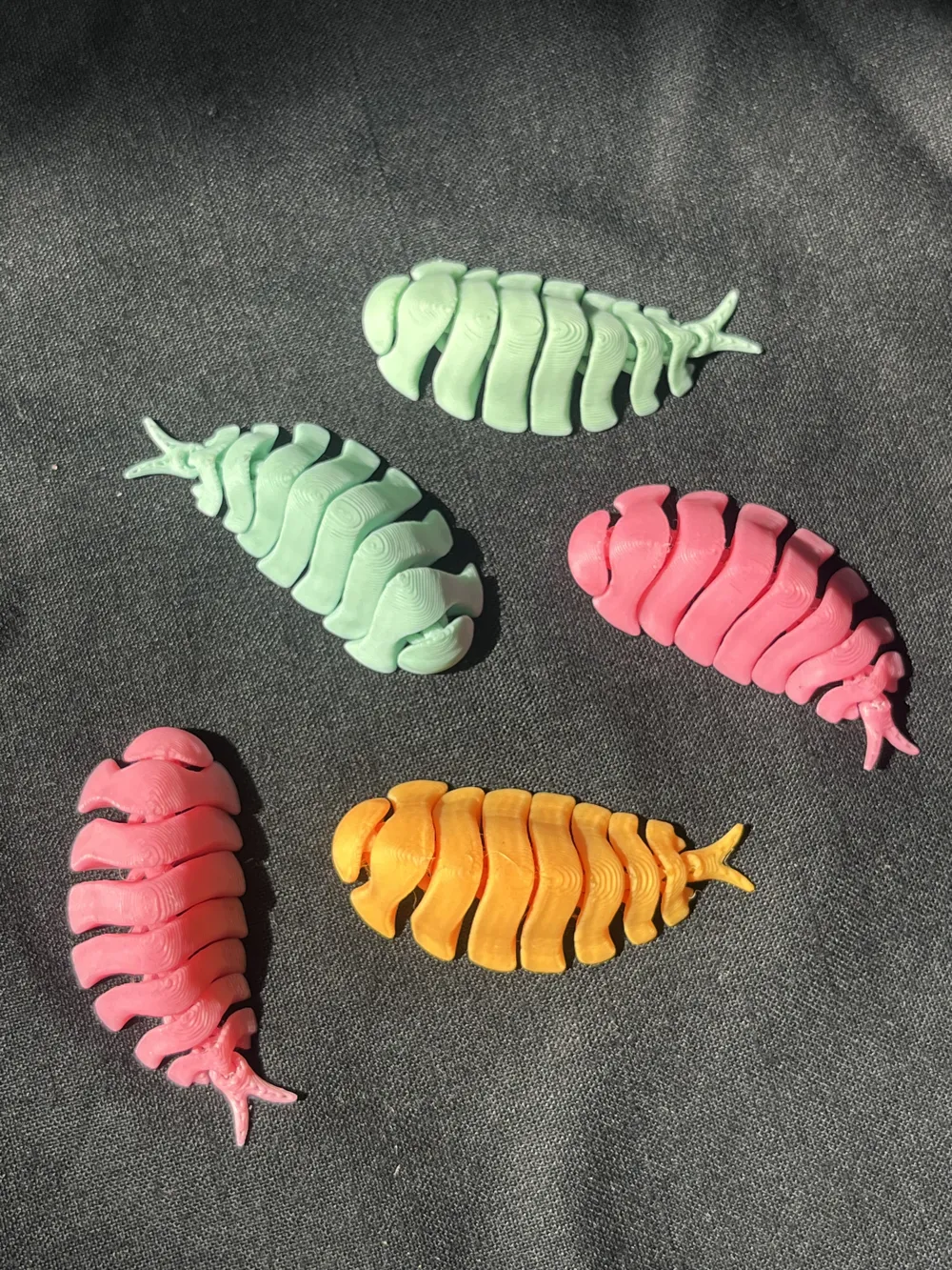 Articulated isopod toy - fidgety desk pet by aurumorea MakerWorld ...