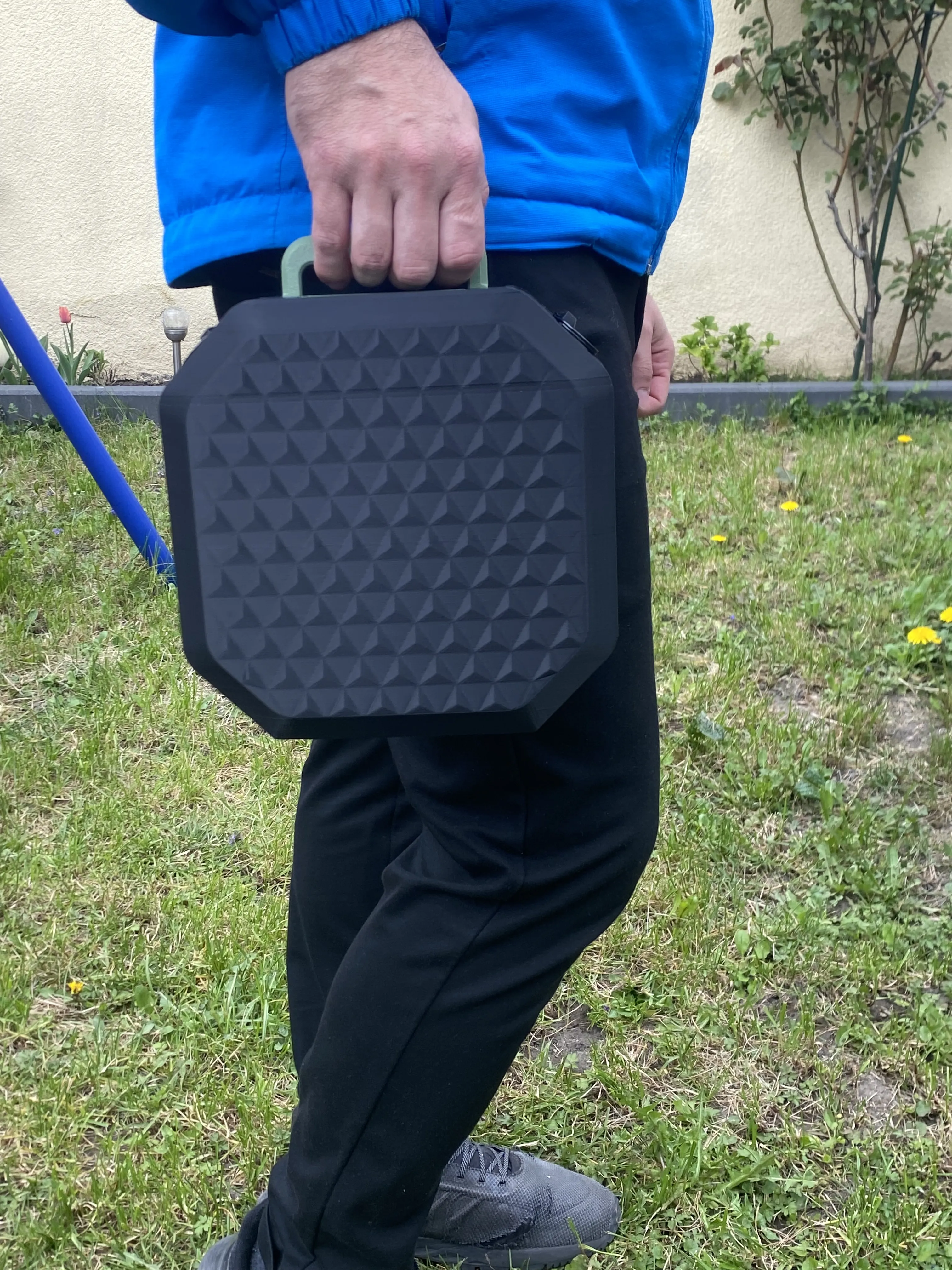 Portable chair with suitcase function - Free 3D Print Model - MakerWorld